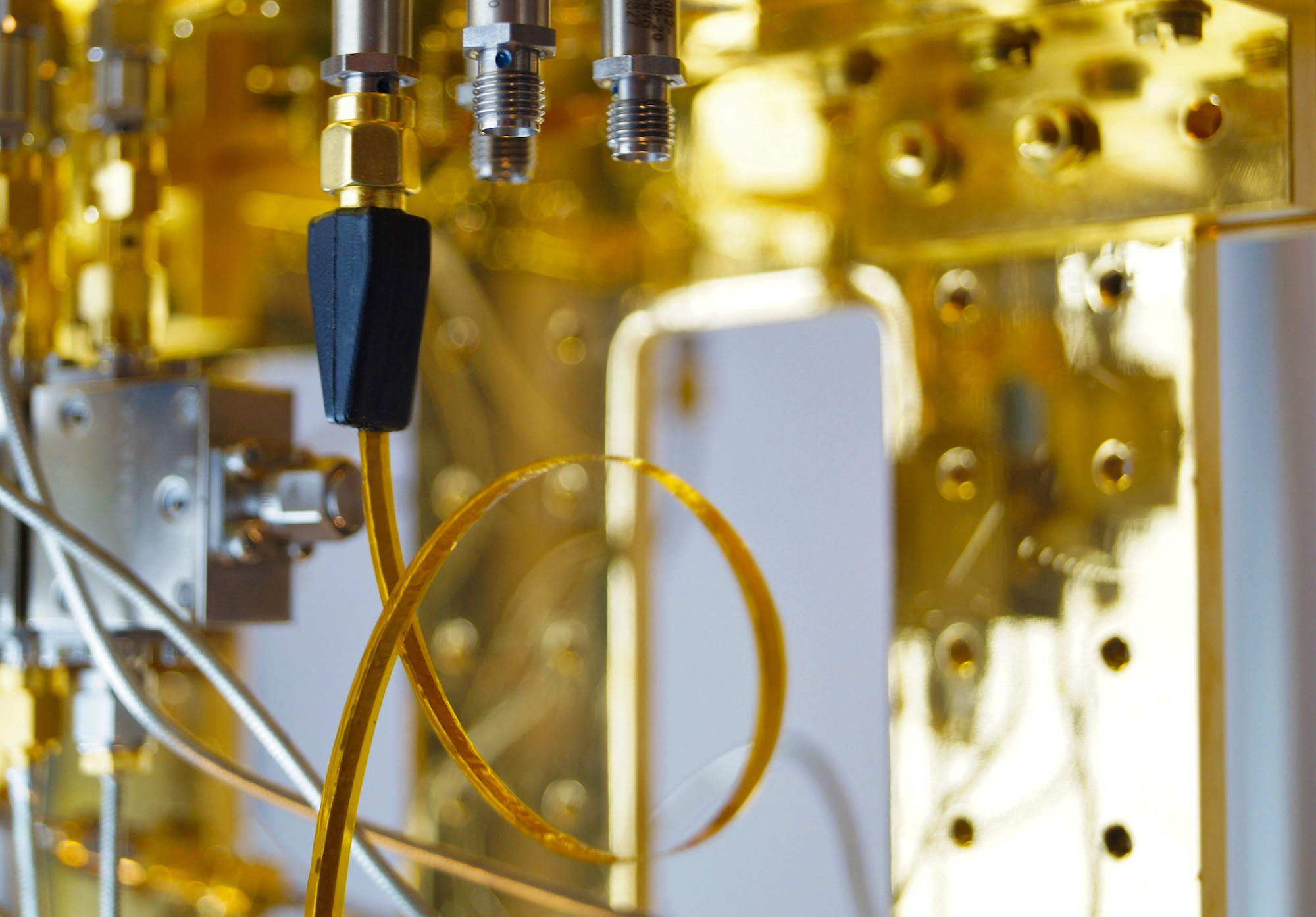 Quantum Computer | Quantum Internet | Applications | Delft Circuits